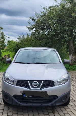 Pelēks Nissan Qashqai 2011 Kauņa, ar dzinēja tilpumu 1.60 L un nobraukumu 172 tūkst. km par 4500 €, foto  vietnē AUTOMOTO.COM.LV