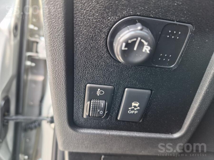 Pelēks Nissan Qashqai 2011 Cēsis, ar dzinēja tilpumu 1.60 L un nobraukumu 97 tūkst. km par 6300 €, foto 10 vietnē AUTOMOTO.COM.LV