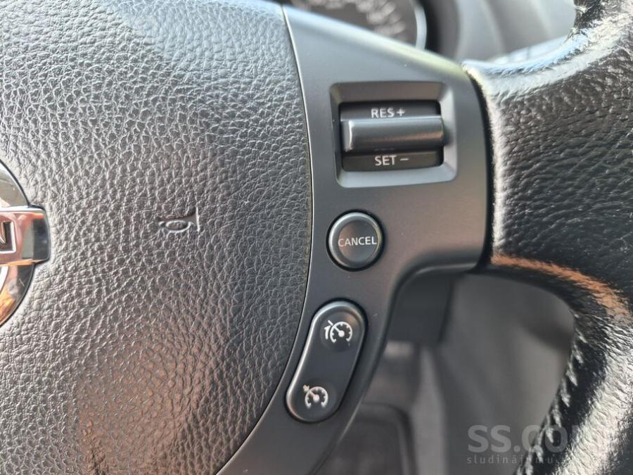Pelēks Nissan Qashqai 2011 Cēsis, ar dzinēja tilpumu 1.60 L un nobraukumu 97 tūkst. km par 6300 €, foto 13 vietnē AUTOMOTO.COM.LV