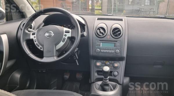 Grey Nissan Qashqai 2011 in Riga, with an engine capacity of 1.50 L and mileage of 217 thousand km for 4950 €, photo 8 on AUTOMOTO.COM.LV