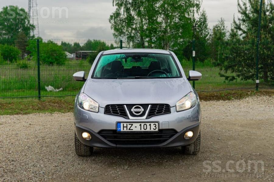 Pelēks Nissan Qashqai 2012 Rīga, ar dzinēja tilpumu 2.00 L un nobraukumu 0 tūkst. km par 6990 €, foto 2 vietnē AUTOMOTO.COM.LV
