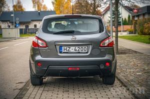 Grey Nissan Qashqai 2012 in Riga, with an engine capacity of 1.60 L and mileage of 0 thousand km for 4990 €, photo 5 on AUTOMOTO.COM.LV