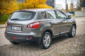 Pelēks Nissan Qashqai 2012 Rīga, ar dzinēja tilpumu 1.60 L un nobraukumu 0 tūkst. km par 4590 €, foto 4 vietnē AUTOMOTO.COM.LV