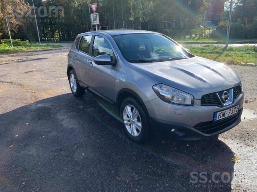 Grey Nissan Qashqai 2012 in Riga, with an engine capacity of 1.60 L and mileage of 226 thousand km for 4000 €, photo 3 on AUTOMOTO.COM.LV