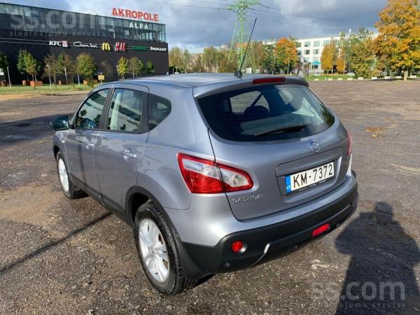 Grey Nissan Qashqai 2012 in Riga, with an engine capacity of 1.60 L and mileage of 226 thousand km for 4000 €, photo 5 on AUTOMOTO.COM.LV