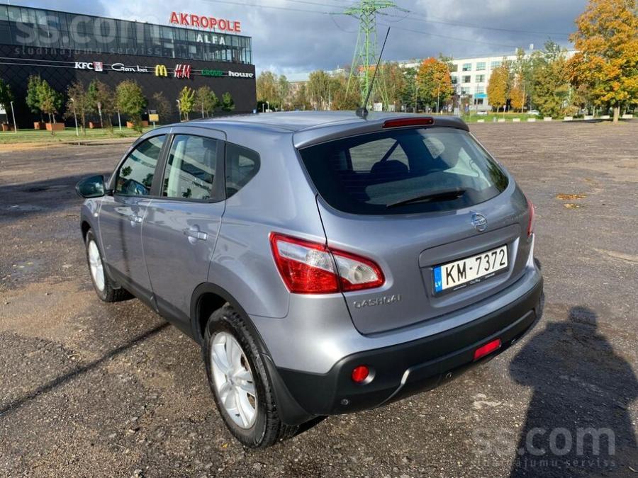Grey Nissan Qashqai 2012 in Riga, with an engine capacity of 1.60 L and mileage of 226 thousand km for 4000 €, photo 5 on AUTOMOTO.COM.LV