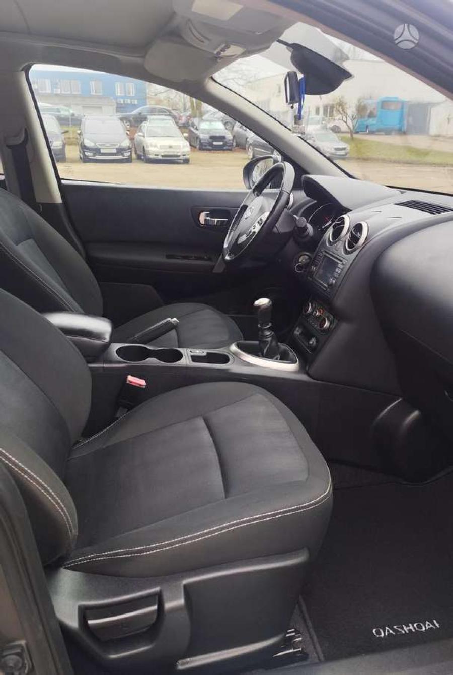 Grey Nissan Qashqai 2012 in Siauliai, with an engine capacity of 1.46 L and mileage of 206 thousand km for 5350 €, photo 10 on AUTOMOTO.COM.LV