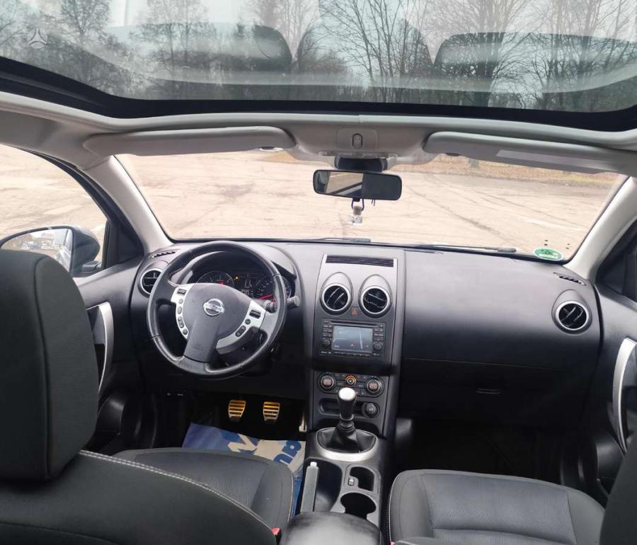 Grey Nissan Qashqai 2012 in Siauliai, with an engine capacity of 1.46 L and mileage of 206 thousand km for 5350 €, photo 12 on AUTOMOTO.COM.LV