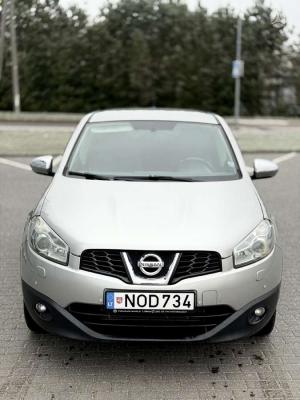 Grey Nissan Qashqai 2012 in Vilnius, with an engine capacity of 2.00 L and mileage of 136 thousand km for 5500 €, photo 3 on AUTOMOTO.COM.LV