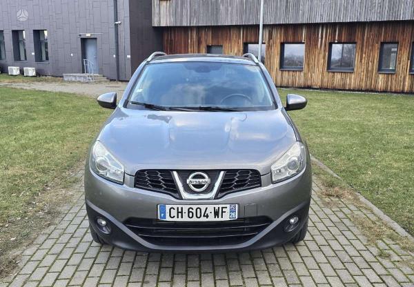 Grey Nissan Qashqai 2012 in Taurage, with an engine capacity of 1.60 L and mileage of 208 thousand km for 5600 €, photo 2 on AUTOMOTO.COM.LV