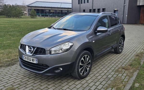 Grey Nissan Qashqai 2012 in Taurage, with an engine capacity of 1.60 L and mileage of 208 thousand km for 5600 €, photo 3 on AUTOMOTO.COM.LV
