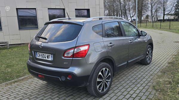 Grey Nissan Qashqai 2012 in Taurage, with an engine capacity of 1.60 L and mileage of 208 thousand km for 5600 €, photo 4 on AUTOMOTO.COM.LV
