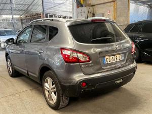 Grey Nissan Qashqai 2012 in Vilnius, with an engine capacity of 1.46 L and mileage of 190 thousand km for 3999 €, photo 6 on AUTOMOTO.COM.LV