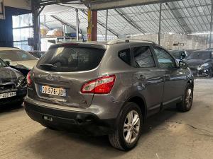 Grey Nissan Qashqai 2012 in Vilnius, with an engine capacity of 1.46 L and mileage of 190 thousand km for 3999 €, photo 8 on AUTOMOTO.COM.LV