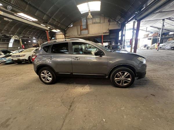 Pelēks Nissan Qashqai 2012 Viļņa, ar dzinēja tilpumu 1.46 L un nobraukumu 190 tūkst. km par 3999 €, foto 9 vietnē AUTOMOTO.COM.LV