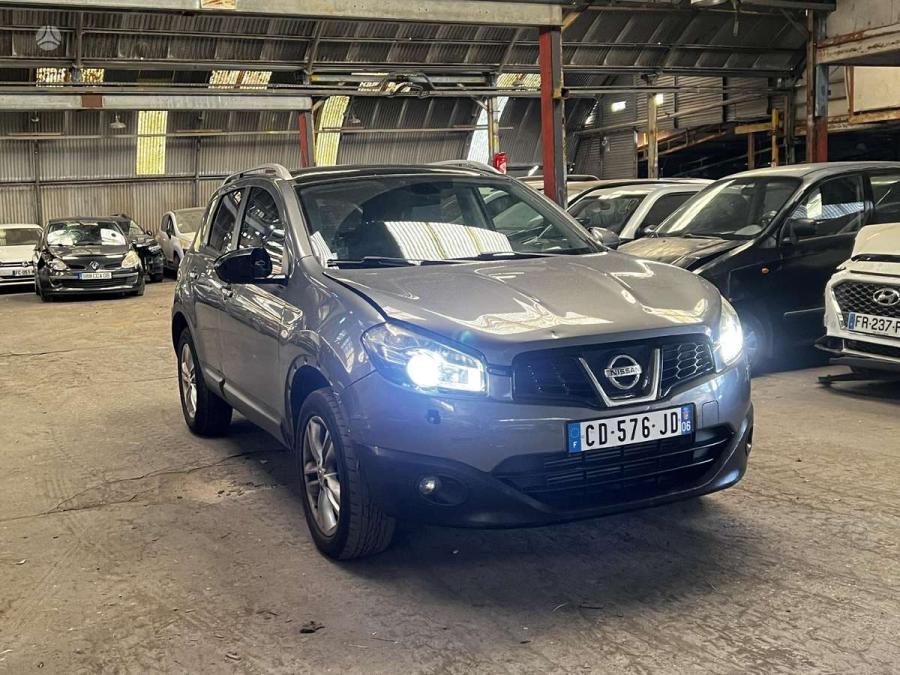 Grey Nissan Qashqai 2012 in Vilnius, with an engine capacity of 1.46 L and mileage of 190 thousand km for 3999 €, photo 10 on AUTOMOTO.COM.LV