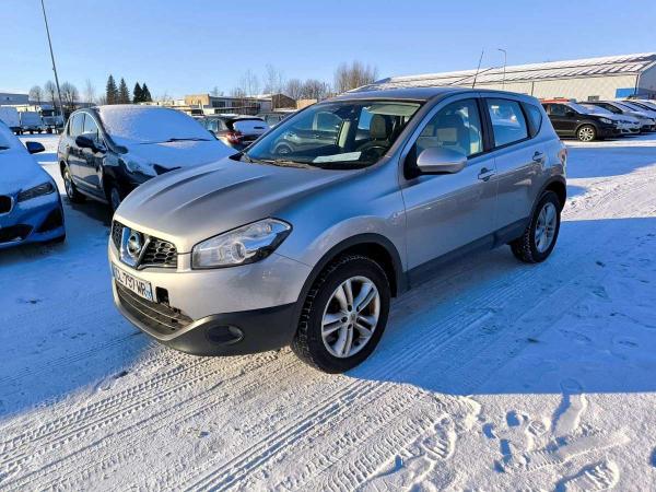 Pelēks Nissan Qashqai 2012 Tauragė, ar dzinēja tilpumu 1.46 L un nobraukumu 242 tūkst. km par 3700 €, foto 2 vietnē AUTOMOTO.COM.LV