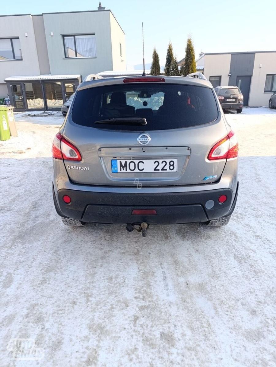 Pelēks Nissan Qashqai 2012 Kauņa, ar dzinēja tilpumu 1.50 L un nobraukumu 295 tūkst. km par 3500 €, foto 2 vietnē AUTOMOTO.COM.LV