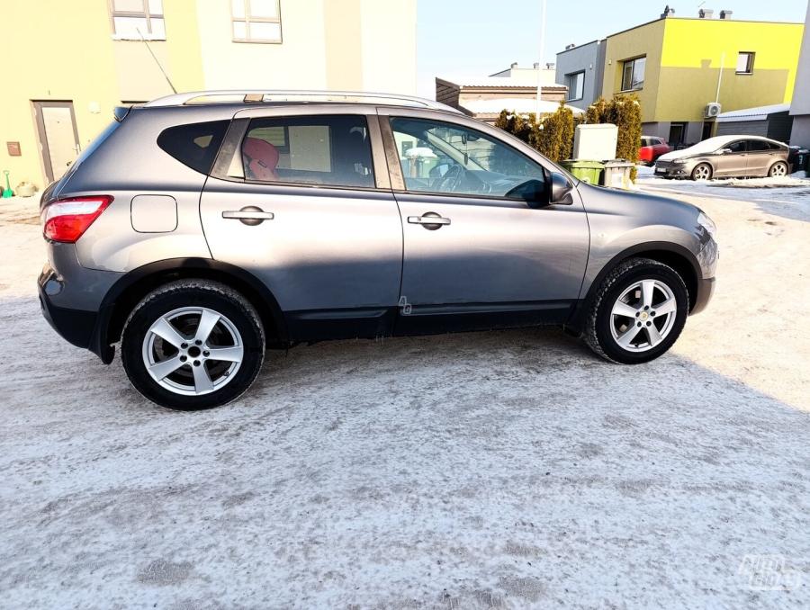 Pelēks Nissan Qashqai 2012 Kauņa, ar dzinēja tilpumu 1.50 L un nobraukumu 295 tūkst. km par 3500 €, foto 3 vietnē AUTOMOTO.COM.LV