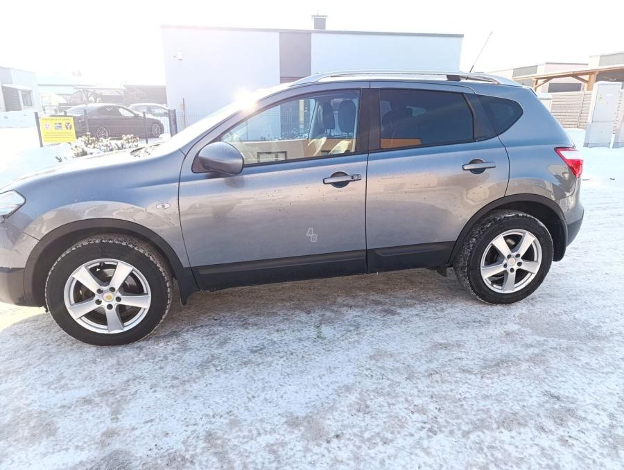 Pelēks Nissan Qashqai 2012 Kauņa, ar dzinēja tilpumu 1.50 L un nobraukumu 295 tūkst. km par 3500 €, foto 4 vietnē AUTOMOTO.COM.LV