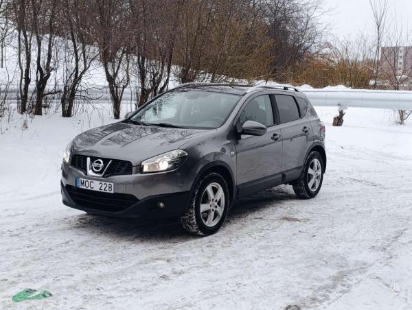 Grey Nissan Qashqai 2012 in Kaunas, with an engine capacity of 1.46 L and mileage of 296 thousand km for 3700 €, photo 4 on AUTOMOTO.COM.LV