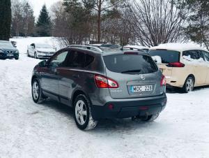 Grey Nissan Qashqai 2012 in Kaunas, with an engine capacity of 1.46 L and mileage of 296 thousand km for 3700 €, photo 8 on AUTOMOTO.COM.LV