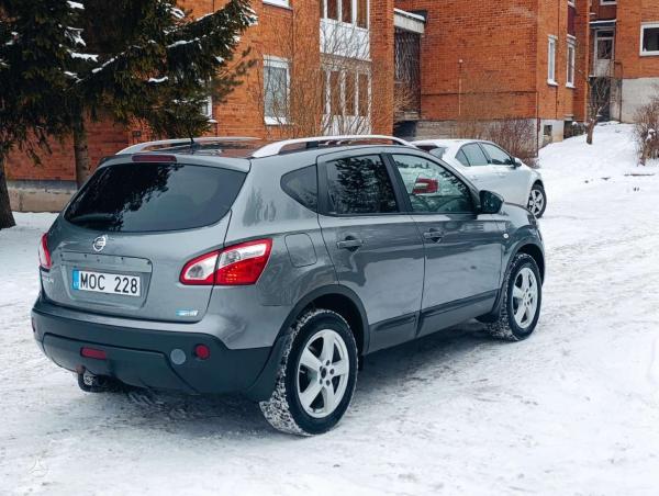 Grey Nissan Qashqai 2012 in Kaunas, with an engine capacity of 1.46 L and mileage of 296 thousand km for 3700 €, photo 9 on AUTOMOTO.COM.LV