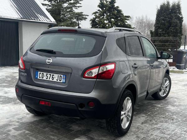 Pelēks Nissan Qashqai 2012 Viļņa, ar dzinēja tilpumu 1.46 L un nobraukumu 190 tūkst. km par 4600 €, foto 5 vietnē AUTOMOTO.COM.LV