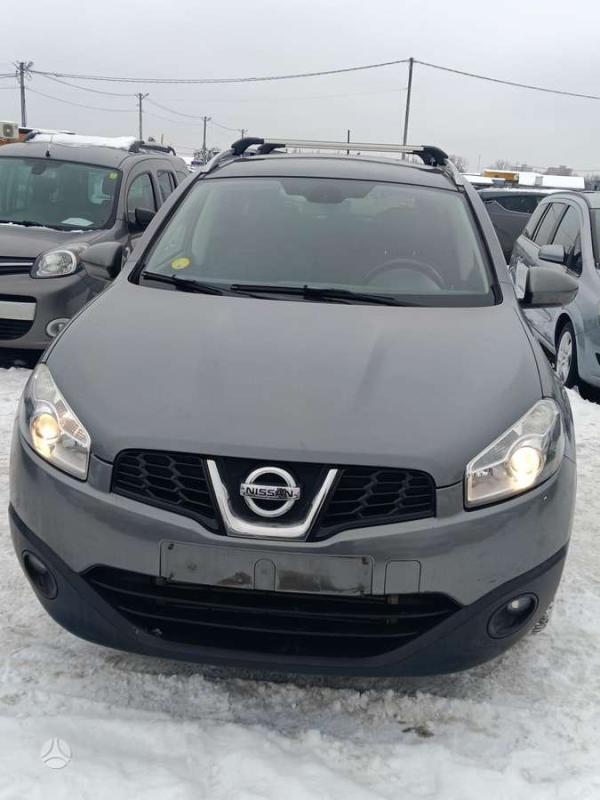 Grey Nissan Qashqai 2012 in Kaunas, with an engine capacity of 1.60 L and mileage of 243 thousand km for 4750 €, photo 2 on AUTOMOTO.COM.LV