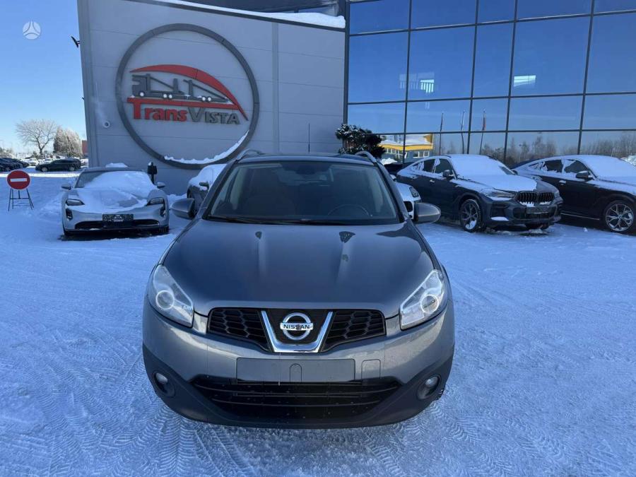 Grey Nissan Qashqai 2012 in Telschi, with an engine capacity of 1.60 L and mileage of 215 thousand km for 4999 €, photo 10 on AUTOMOTO.COM.LV