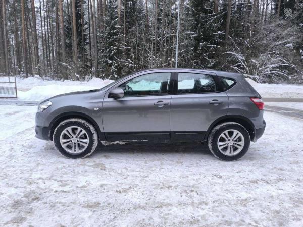 Grey Nissan Qashqai 2012 in Rokiskis, with an engine capacity of 1.60 L and mileage of 200 thousand km for 2150 €, photo 4 on AUTOMOTO.COM.LV