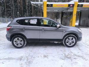 Grey Nissan Qashqai 2012 in Rokiskis, with an engine capacity of 1.60 L and mileage of 200 thousand km for 2150 €, photo 6 on AUTOMOTO.COM.LV