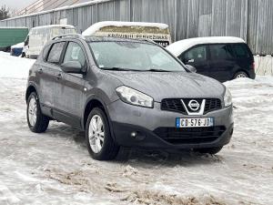 Pelēks Nissan Qashqai 2012 Viļņa, ar dzinēja tilpumu 1.46 L un nobraukumu 192 tūkst. km par 5200 €, foto  vietnē AUTOMOTO.COM.LV