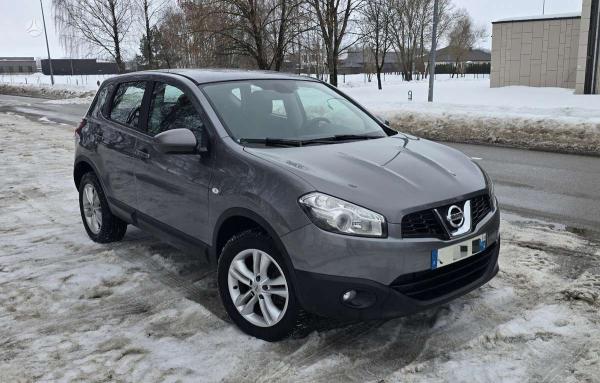 Pelēks Nissan Qashqai 2012 Tauragė, ar dzinēja tilpumu 1.46 L un nobraukumu 162 tūkst. km par 4700 €, foto 3 vietnē AUTOMOTO.COM.LV