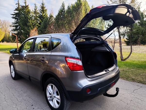Pelēks Nissan Qashqai 2012 Mažeikiai, ar dzinēja tilpumu 1.60 L un nobraukumu 226 tūkst. km par 6200 €, foto 8 vietnē AUTOMOTO.COM.LV