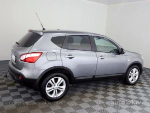 Pelēks Nissan Qashqai 2012 Tallina, ar dzinēja tilpumu 1.60 L un nobraukumu 233 tūkst. km par 3199 €, foto 4 vietnē AUTOMOTO.COM.LV