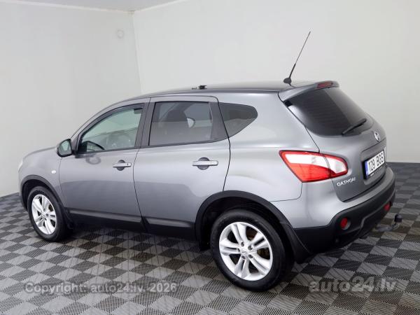 Grey Nissan Qashqai 2012 in Tallinn, with an engine capacity of 1.60 L and mileage of 233 thousand km for 3199 €, photo 4 on AUTOMOTO.COM.LV