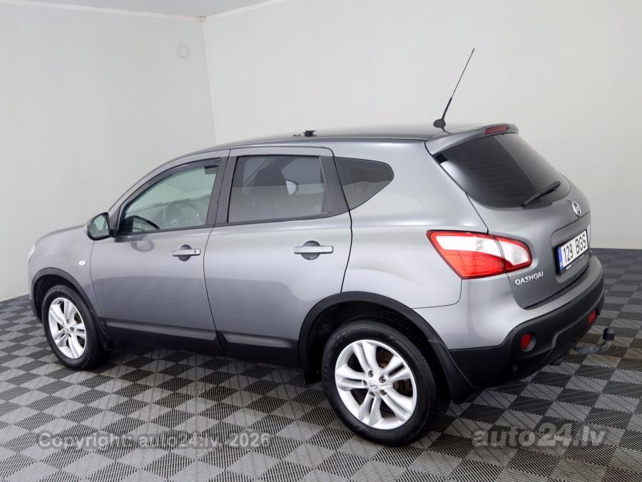 Pelēks Nissan Qashqai 2012 Tallina, ar dzinēja tilpumu 1.60 L un nobraukumu 233 tūkst. km par 3199 €, foto 5 vietnē AUTOMOTO.COM.LV