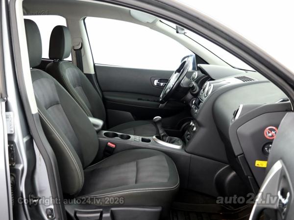 Grey Nissan Qashqai 2012 in Tallinn, with an engine capacity of 1.60 L and mileage of 233 thousand km for 3199 €, photo 6 on AUTOMOTO.COM.LV