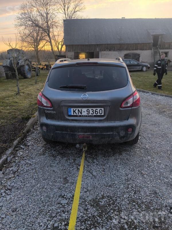 Pelēks Nissan Qashqai 2012 Tukums, ar dzinēja tilpumu 1.60 L un nobraukumu 306 tūkst. km par 2000 €, foto 1 vietnē AUTOMOTO.COM.LV