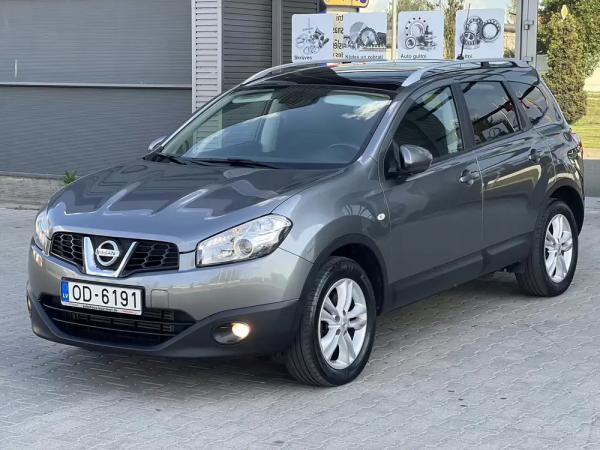 Grey Nissan Qashqai 2012 in Jekabpils, with an engine capacity of 1.60 L and mileage of 218 thousand km for 6990 €, photo 3 on AUTOMOTO.COM.LV