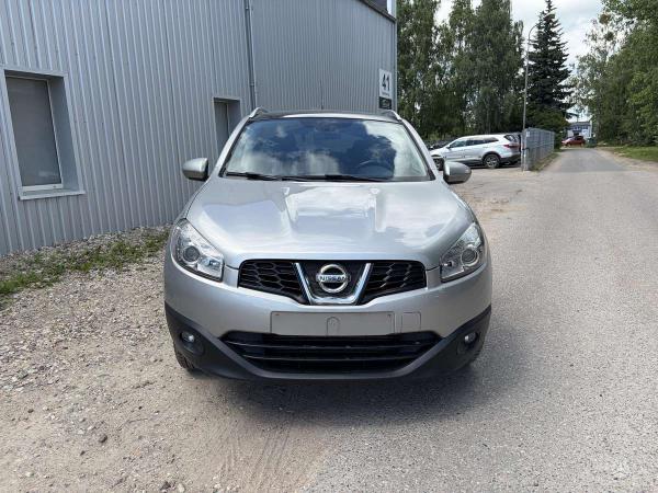Grey Nissan Qashqai 2012 in Ukmerge, with an engine capacity of 1.50 L and mileage of 201 thousand km for 4650 €, photo 3 on AUTOMOTO.COM.LV