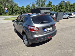 Grey Nissan Qashqai 2012 in Riga, with an engine capacity of 1.60 L and mileage of 171 thousand km for 4490 €, photo 9 on AUTOMOTO.COM.LV