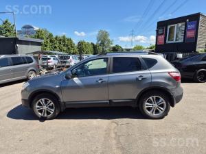 Grey Nissan Qashqai 2012 in Riga, with an engine capacity of 1.60 L and mileage of 171 thousand km for 4490 €, photo 10 on AUTOMOTO.COM.LV