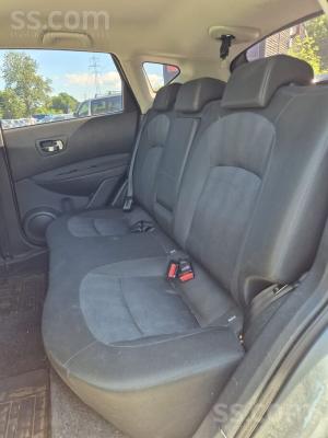 Grey Nissan Qashqai 2012 in Riga, with an engine capacity of 1.60 L and mileage of 171 thousand km for 4490 €, photo 11 on AUTOMOTO.COM.LV