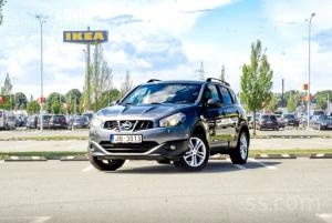 Grey Nissan Qashqai 2012 in Riga, with an engine capacity of 1.60 L and mileage of 171 thousand km for 4490 €, photo 5 on AUTOMOTO.COM.LV