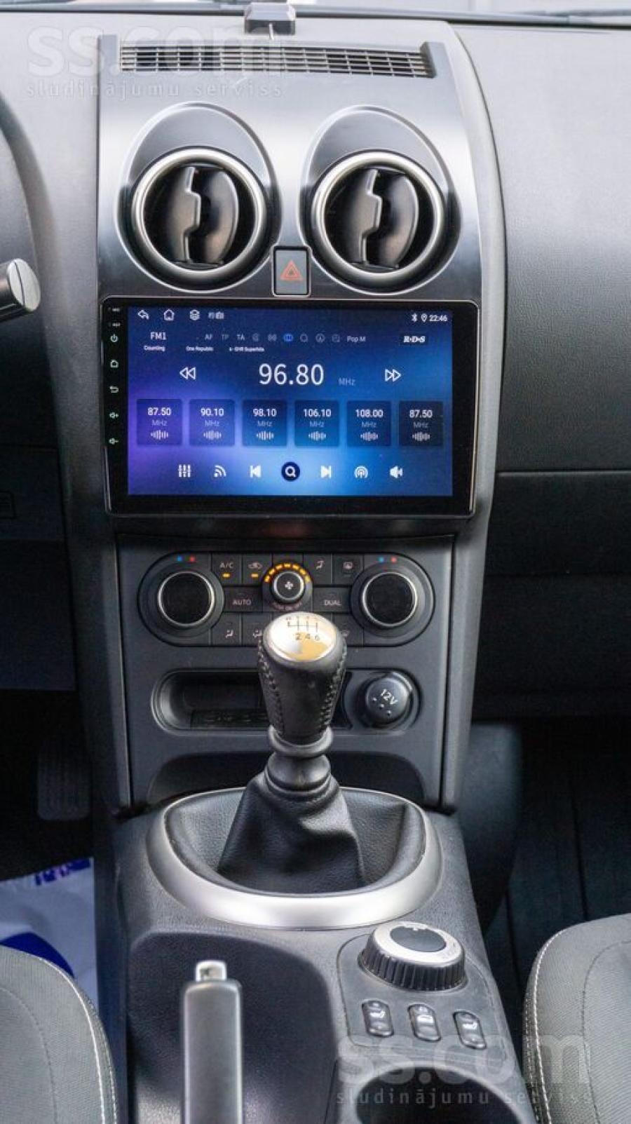 Grey Nissan Qashqai 2012 in Riga, with an engine capacity of 1.60 L and mileage of 171 thousand km for 4490 €, photo 14 on AUTOMOTO.COM.LV