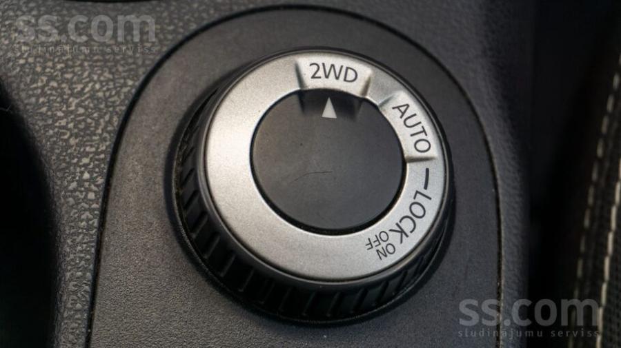 Grey Nissan Qashqai 2012 in Riga, with an engine capacity of 1.60 L and mileage of 171 thousand km for 4490 €, photo 17 on AUTOMOTO.COM.LV