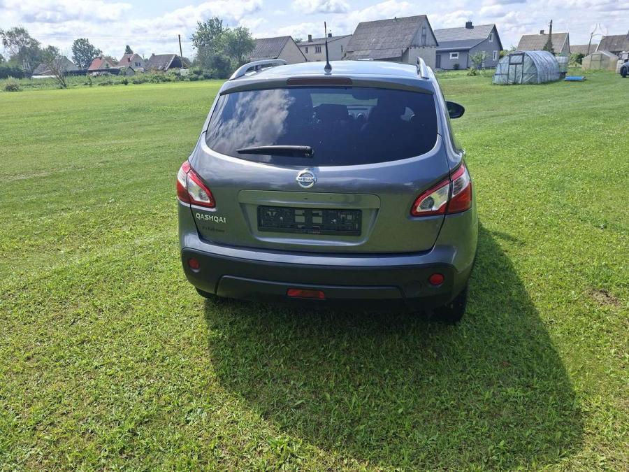 Grey Nissan Qashqai 2012 in Panevezys, with an engine capacity of 2.00 L and mileage of 62 thousand km for 6500 €, photo 7 on AUTOMOTO.COM.LV