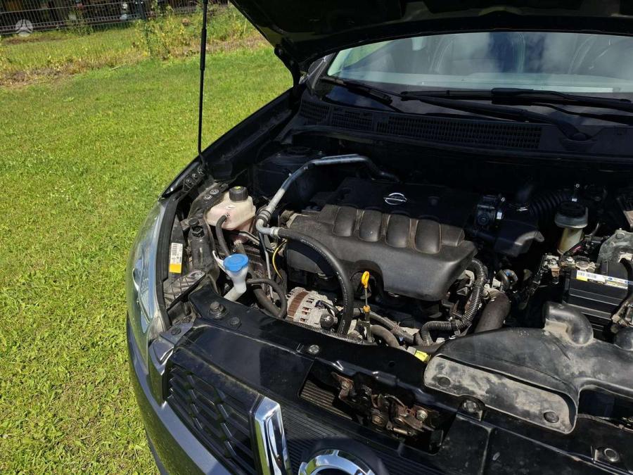 Grey Nissan Qashqai 2012 in Panevezys, with an engine capacity of 2.00 L and mileage of 62 thousand km for 6500 €, photo 11 on AUTOMOTO.COM.LV